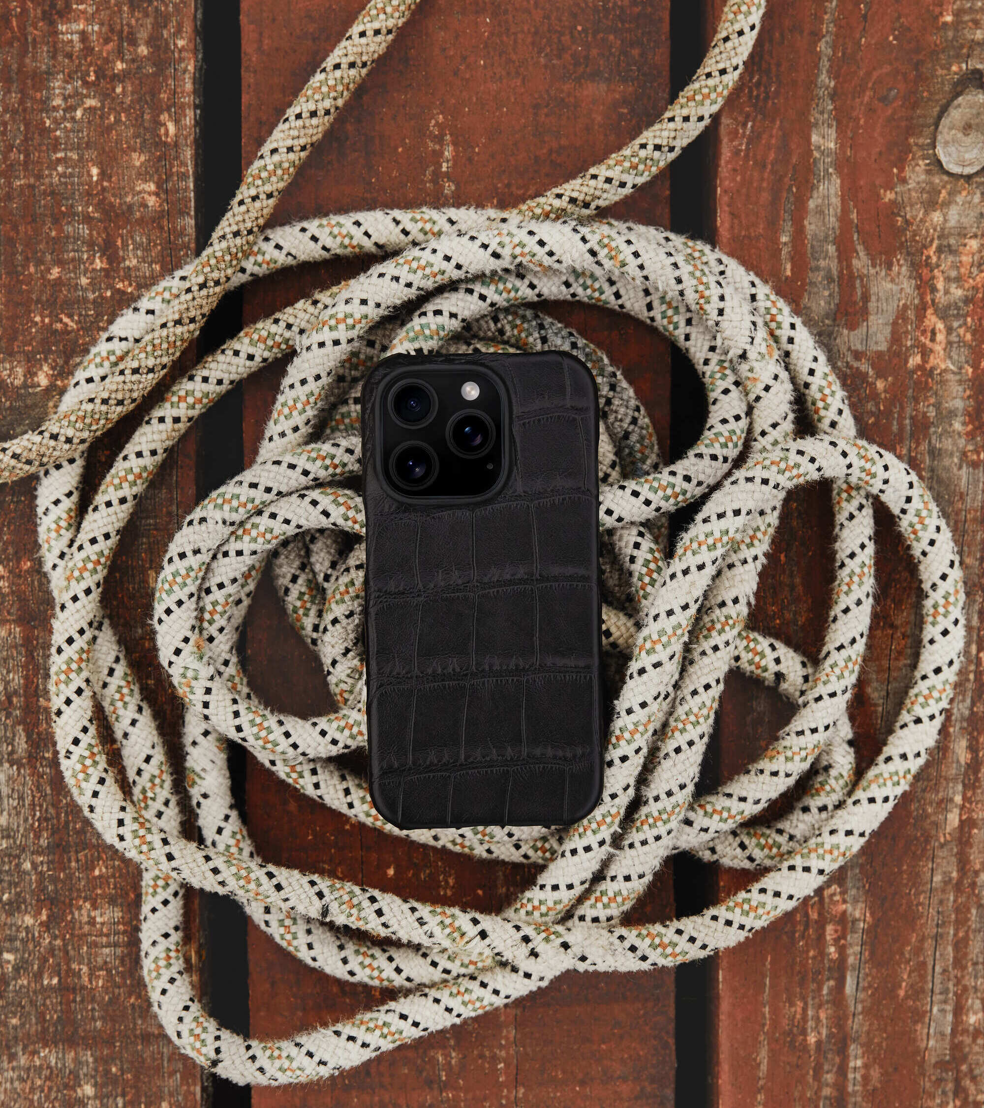 Cases for iPhone 16 Series – BOGLÉ